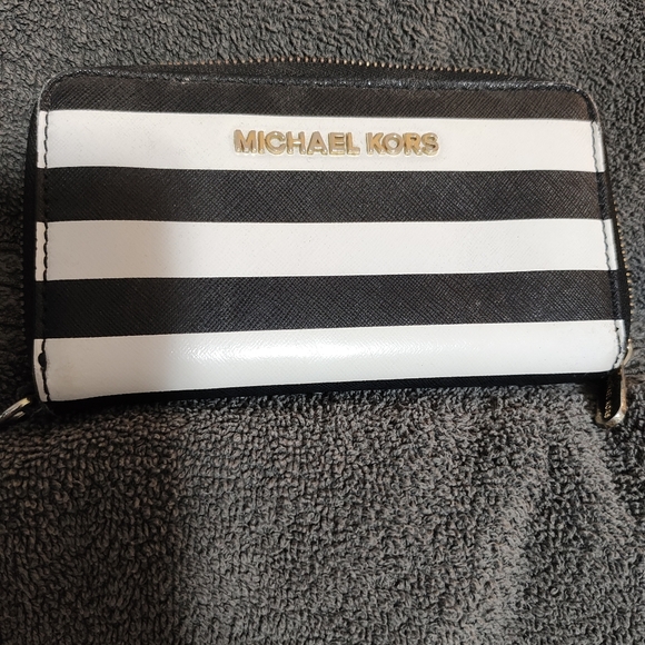 Michael Kors | Bags | Michael Kors Long Wallet | Poshmark
